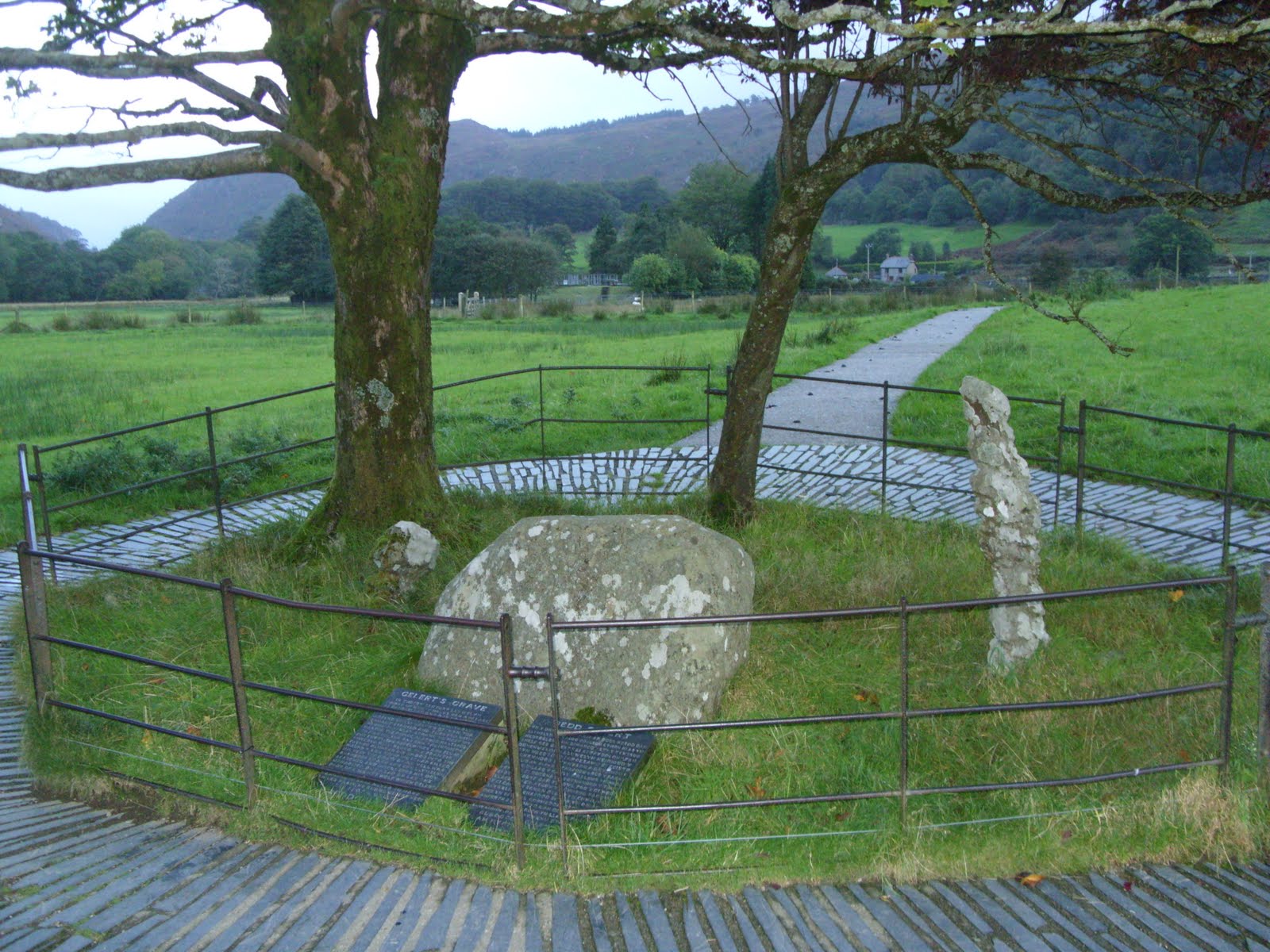 The tragic tale of Gelert the trusted hound of King Llwelyn The Great ...