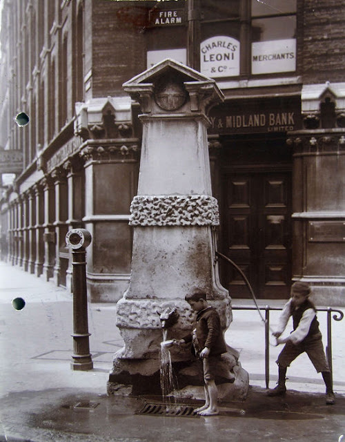 The Restoration of the Aldgate Pump of Death! – Stephen Liddell